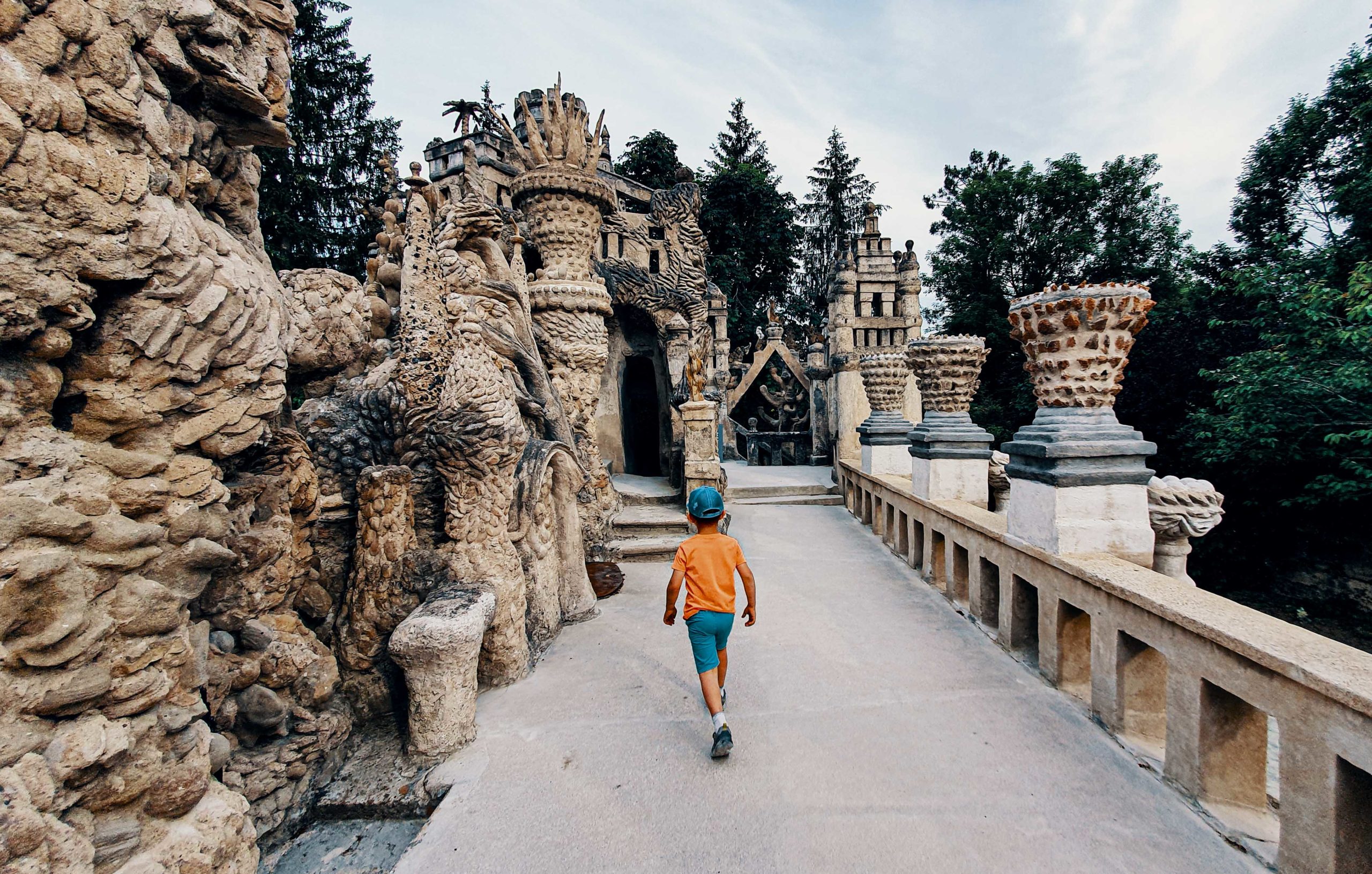 Le Palais Idéal du Facteur Cheval en famille - De Beaux Lents Demains